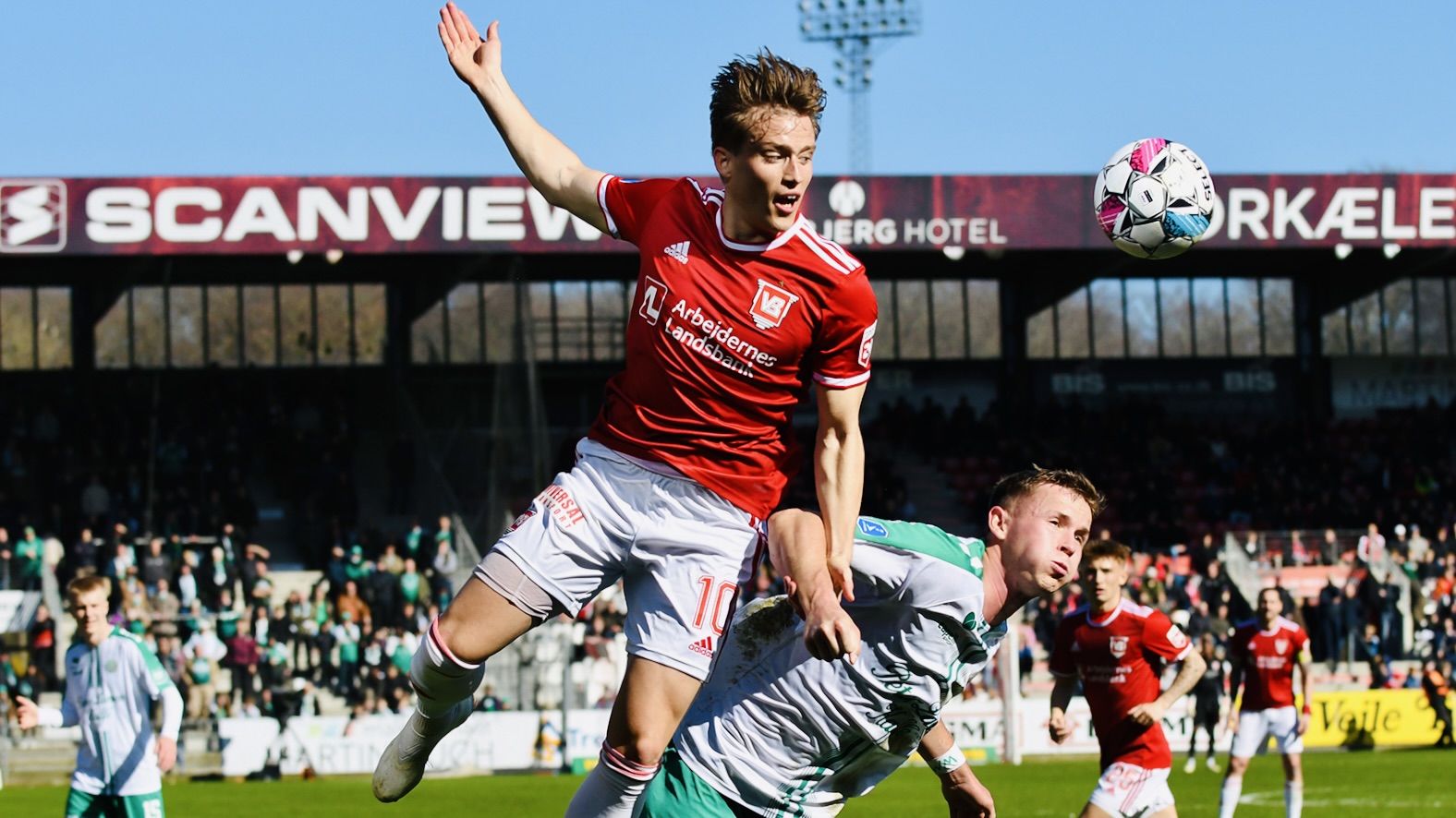 Vejle Stadion er blevet to tribunepartnere rigere | Vejle Boldklub